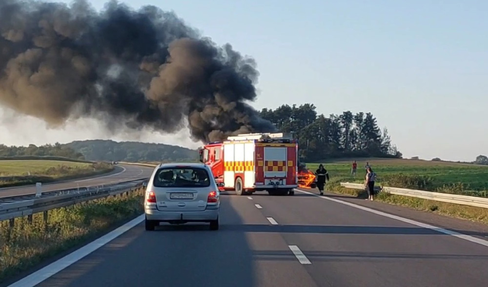 Bil udbrændte på Sydmotorvejen – Vordingborg In